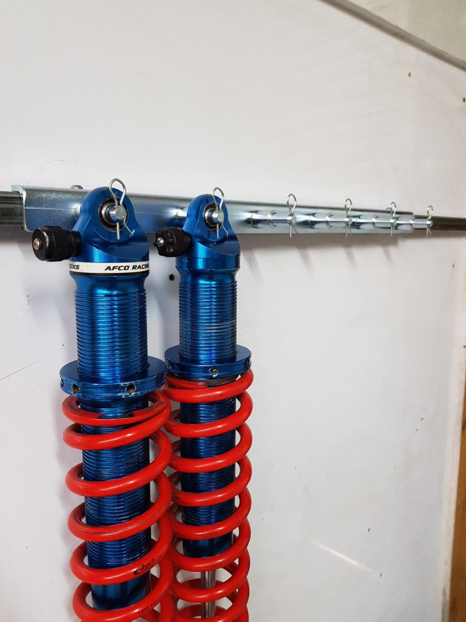 Shock Holder, 25mm RHS Mounting: Keep Your Shocks Secure
