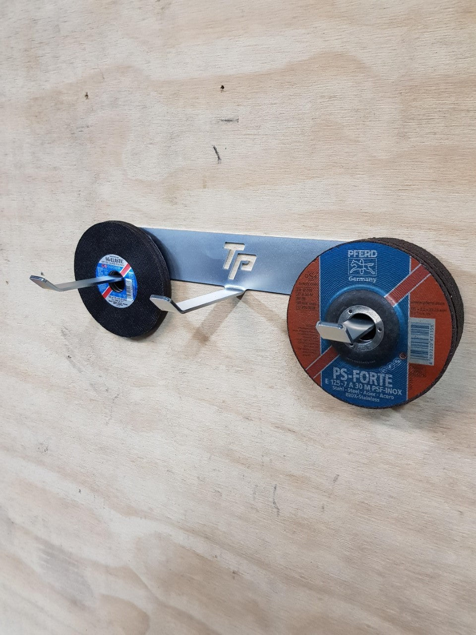 "Grinding Disc Hanger: Workshop Organization Essential"